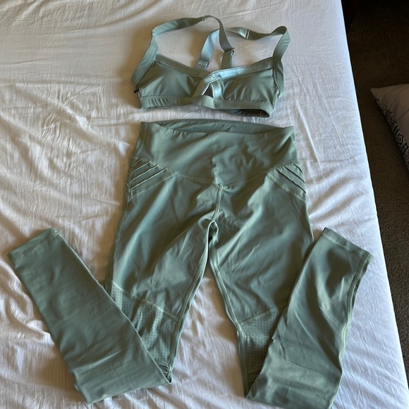 L'URV | Pants & Jumpsuits | Lurv Workout Set | Poshmark